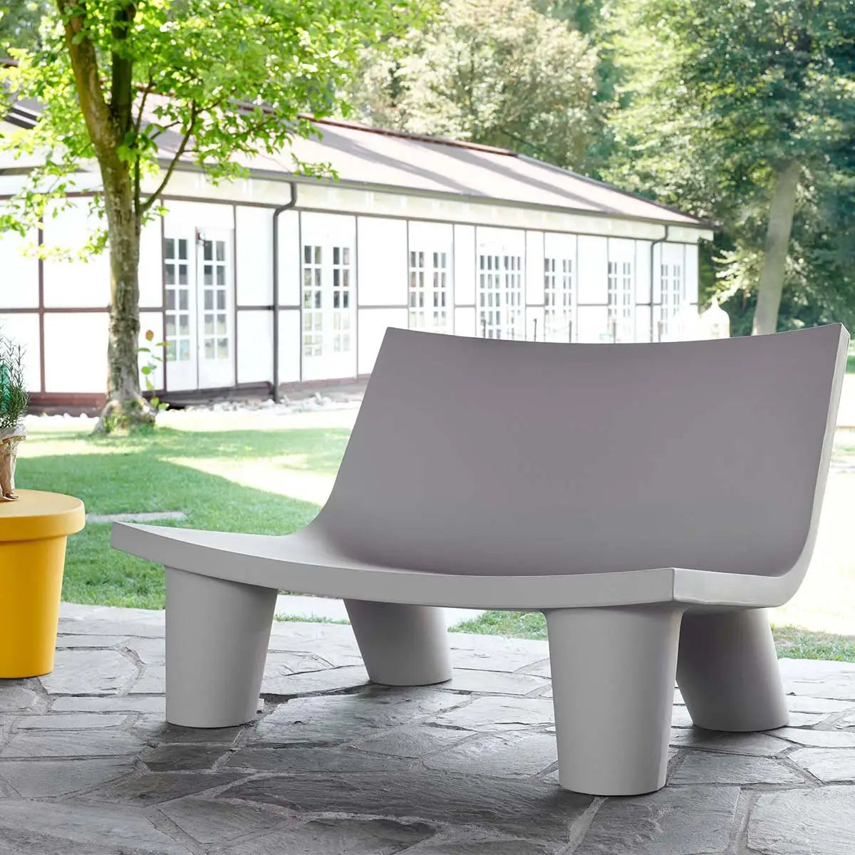 Gartensofa gesucht? Dann mach’s dir draußen endlich richtig gemütlich ...